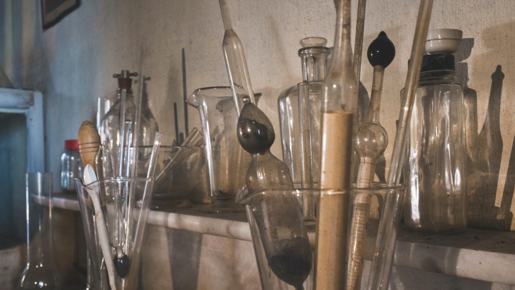 Using the VCE Chemistry Data Book