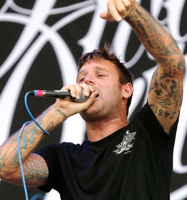 Australian Singers: Iconic Voices You Need to Know