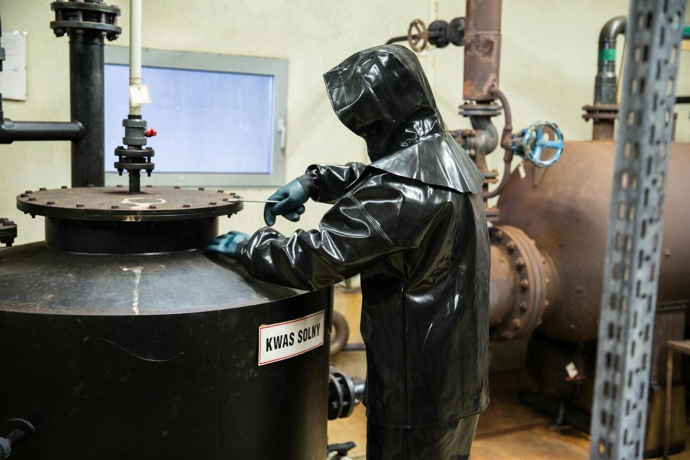Chemical Engineer Salary: How Much Do They Earn and What Do They Do?