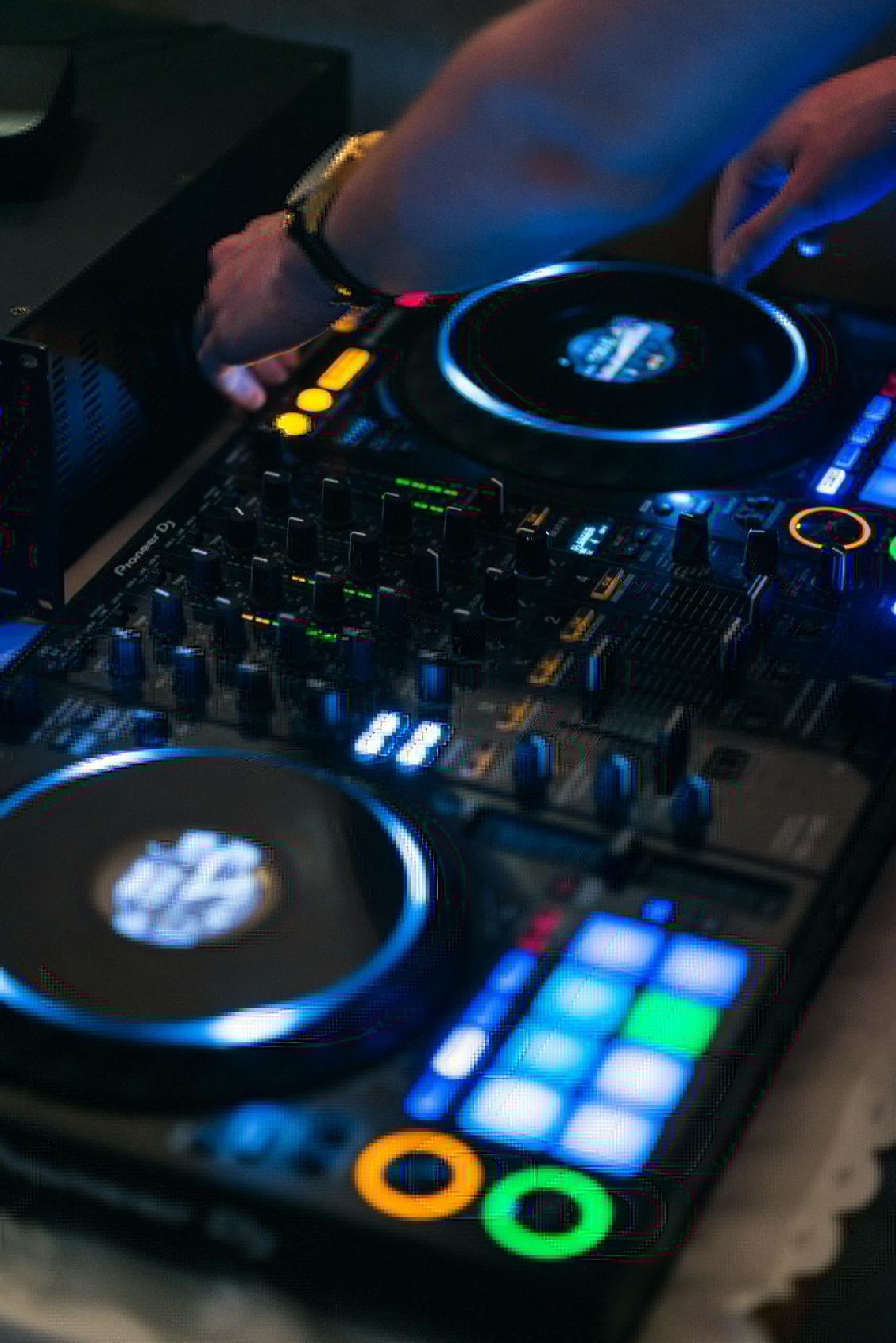 DJs brasileiros entre os maiores DJs do mundo: a lista atualizada!
