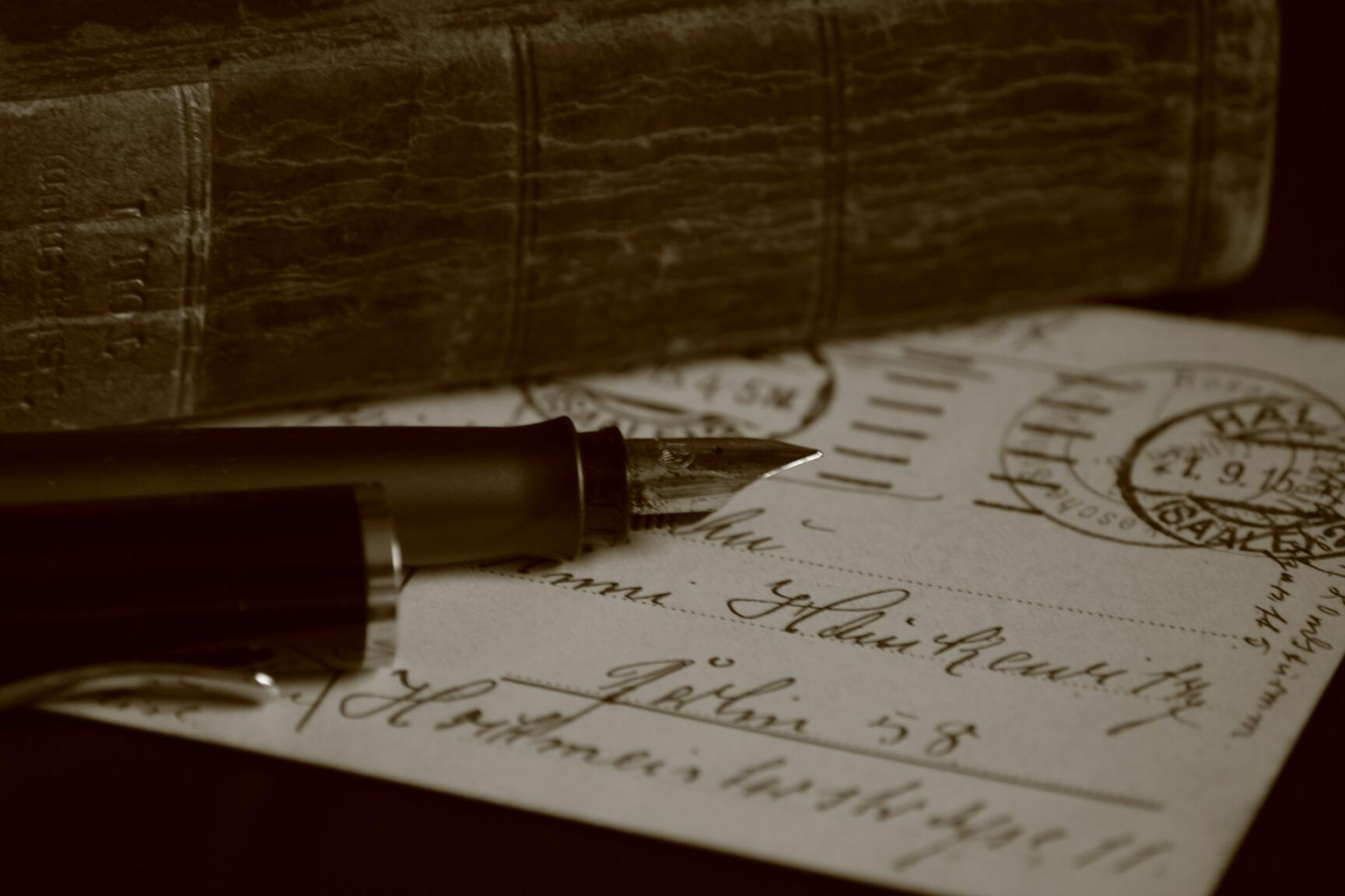 O que é poesia, afinal? Guia completo com vários tipos de poemas