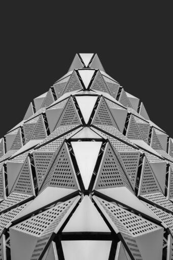 Simetría: definición, tipos y ejemplos en geometría y naturaleza