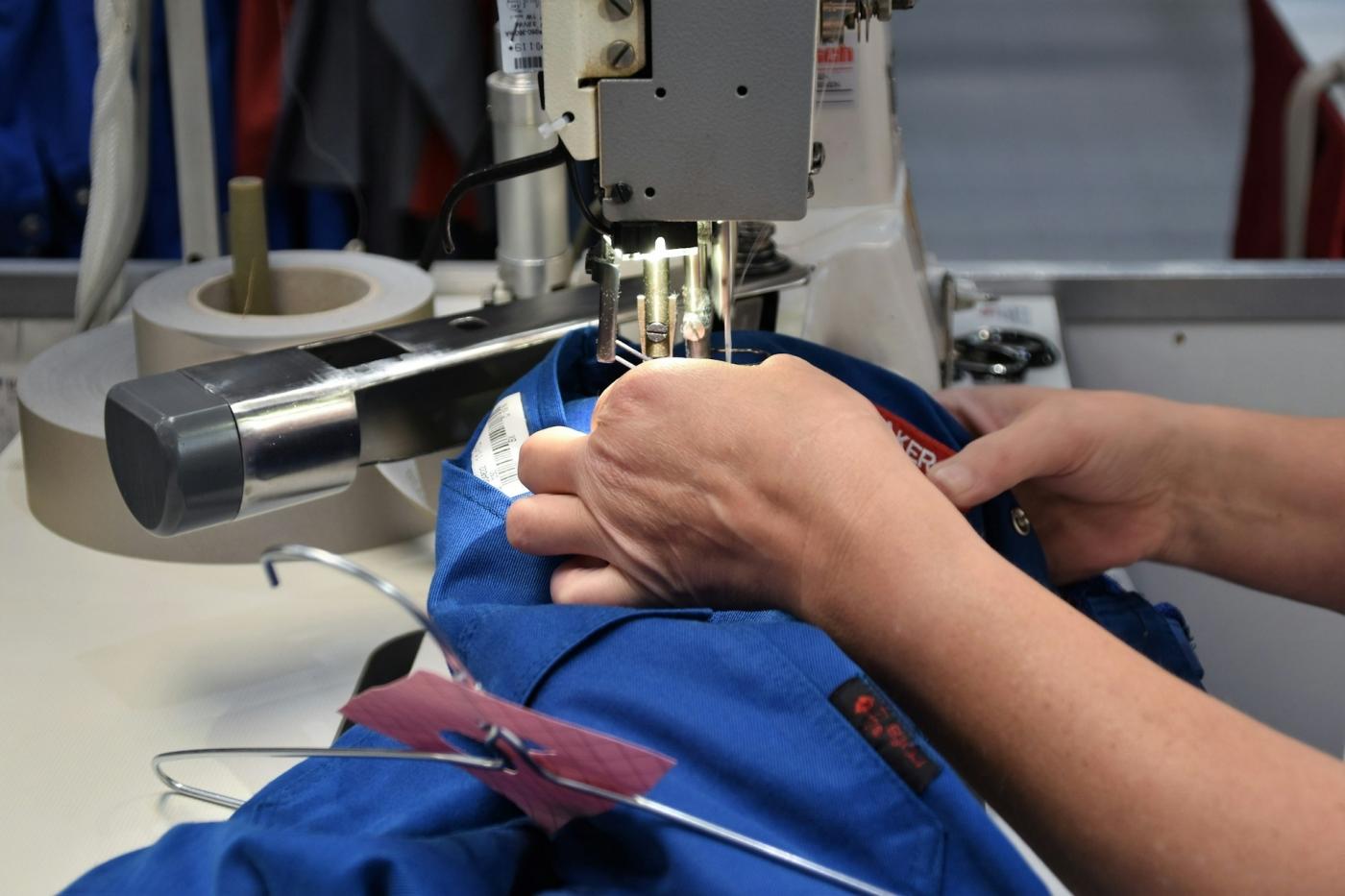 Die Textile Kette: Kleidung vom Rohstoff bis zur Entsorgung