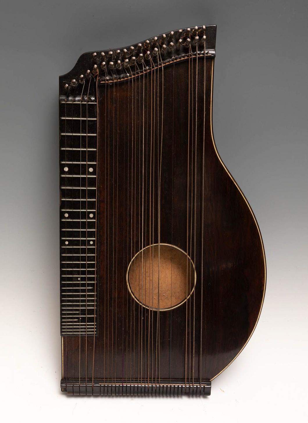 ¿Quién inventó la guitarra?