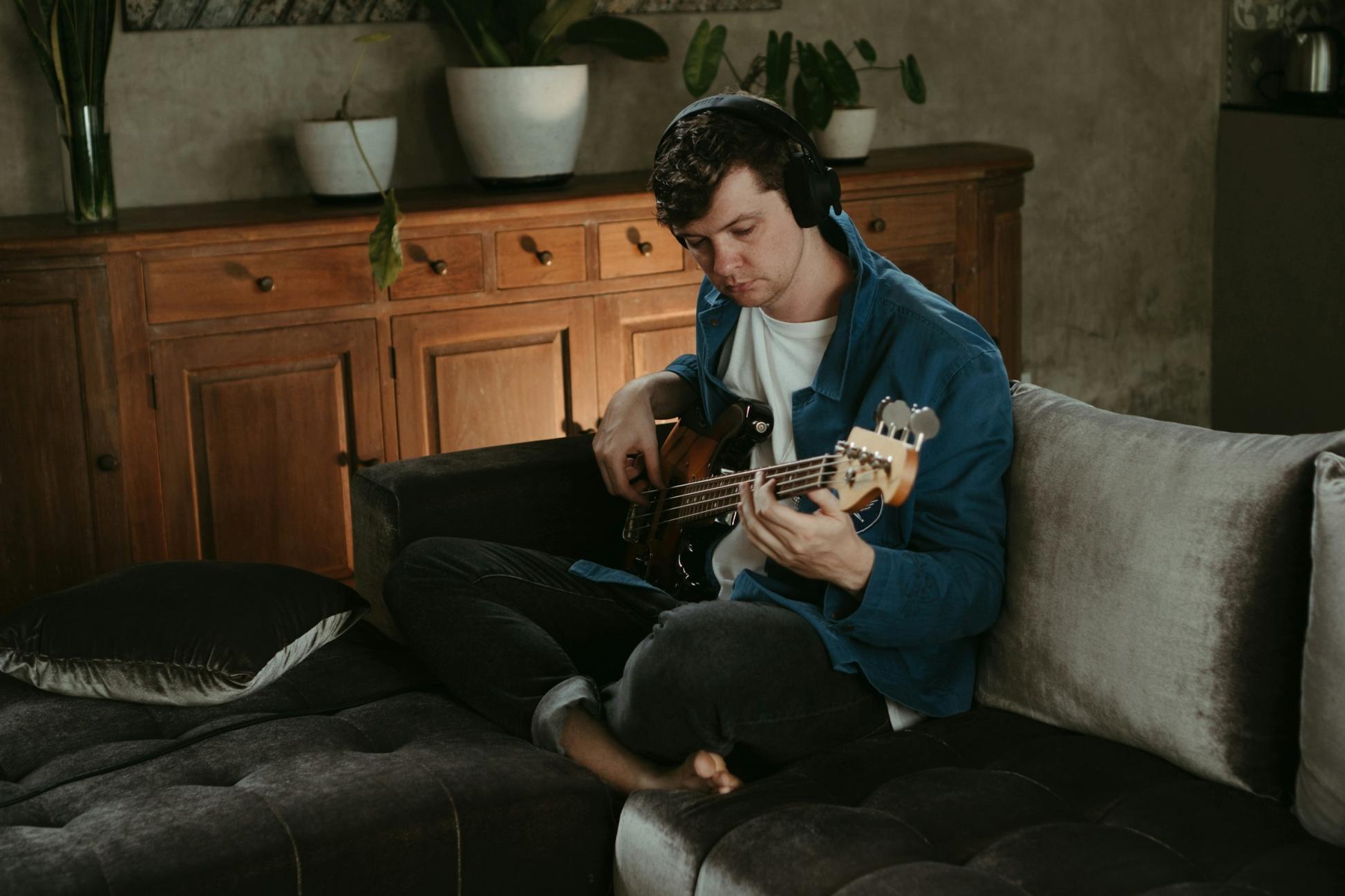 ¿Cómo aprender las notas del bajo eléctrico?