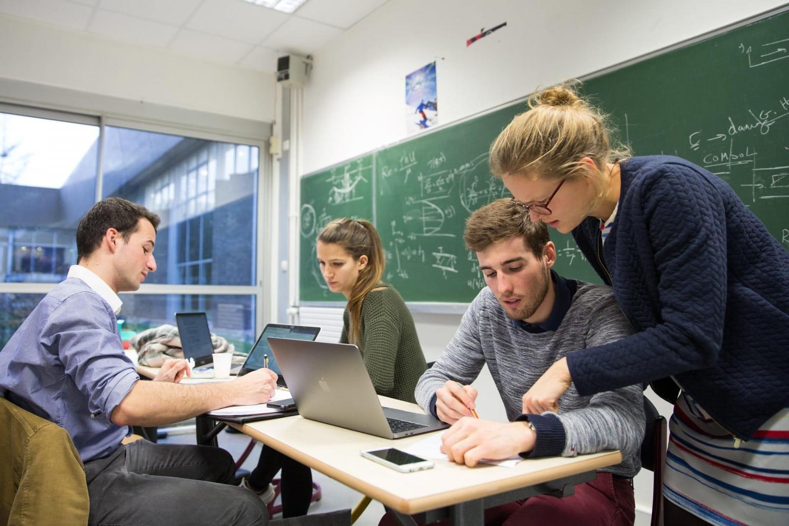 Combien Gagne un Prof de Maths dans l'Education nationale