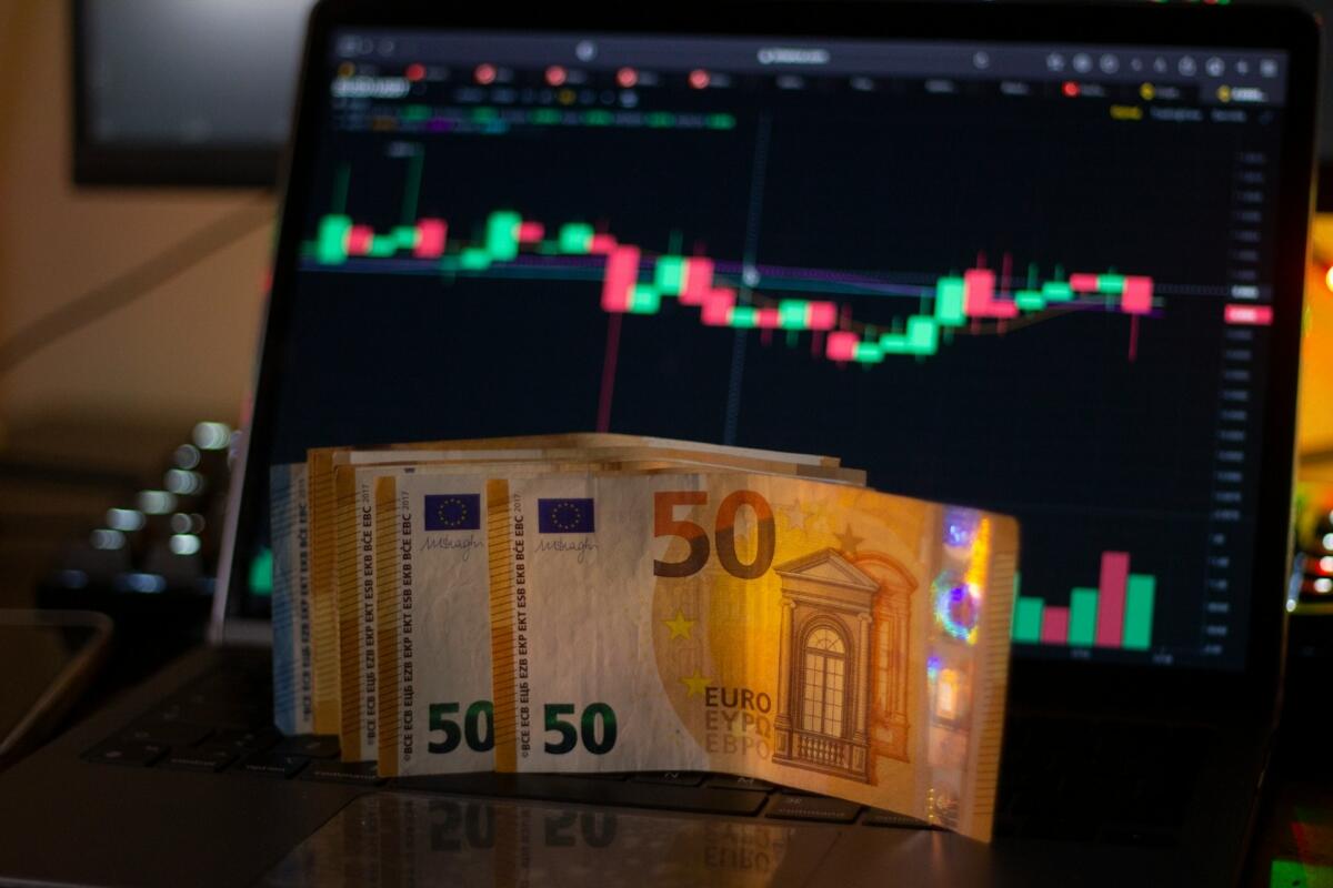 Trader salaire : les chiffres 2025 à connaître pour comprendre la ...