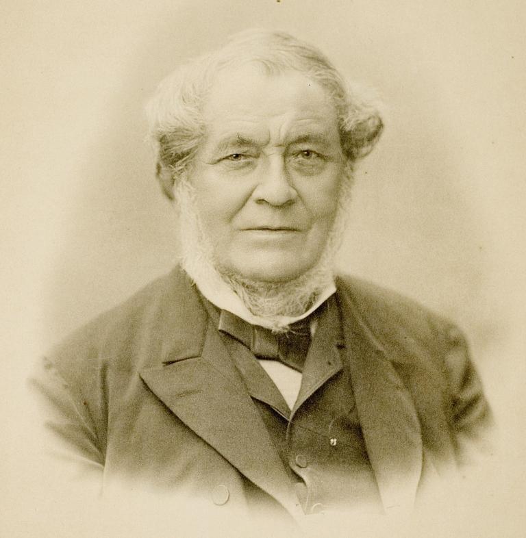 Top 13 Most Famous Chemists: From the 18th Century to Modern Day