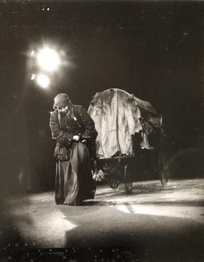 Brecht Techniques: Key Methods That Changed Modern Theatre