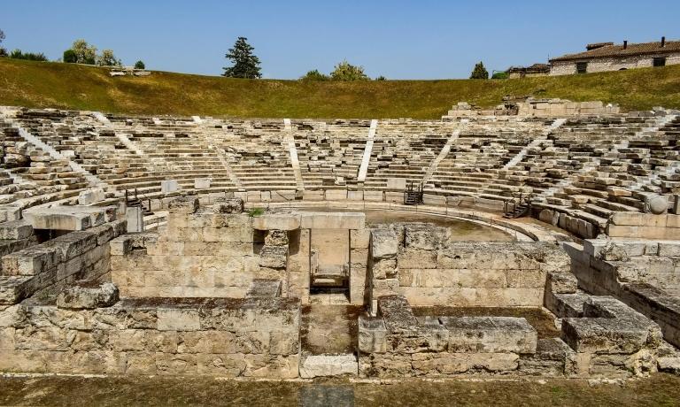 20 Famous Greek People In Arts, Sports And Culture