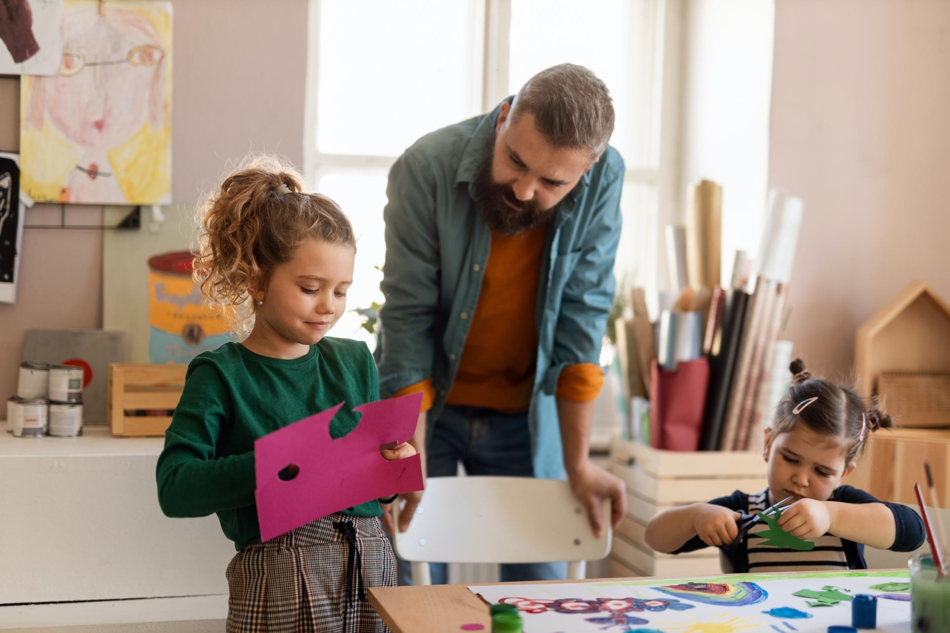 How to Become an Art Teacher in the UK