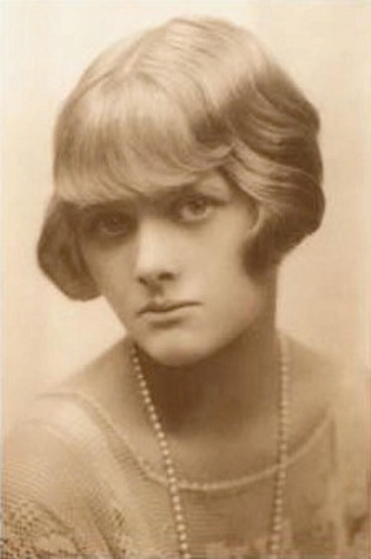 The British Women Writers Who Changed The Literary World