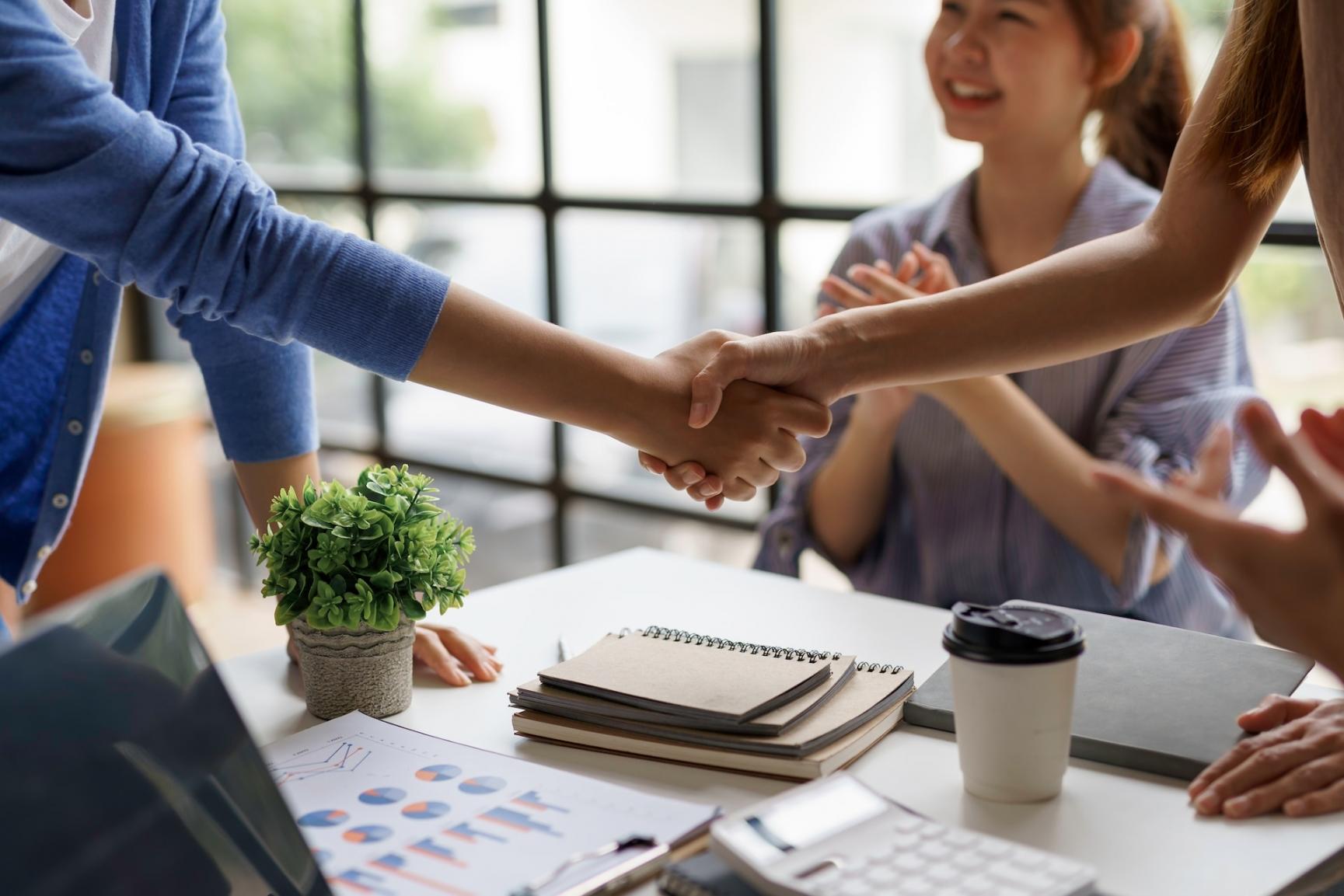 Saying Farewell in French: Learn Different Ways to Say Goodbye