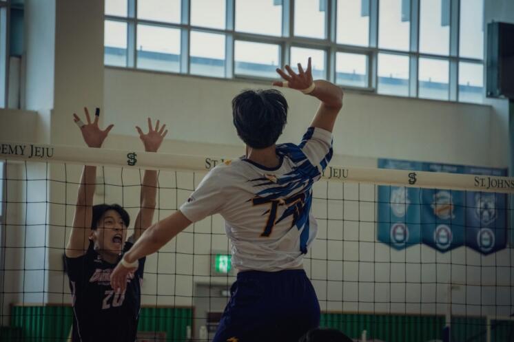 The Key Role of the Middle Hitter Volleyball Position