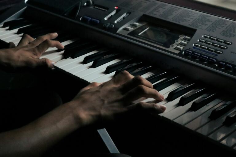 Types of Music Chords: Triads, Inversions and Basic Chord Types