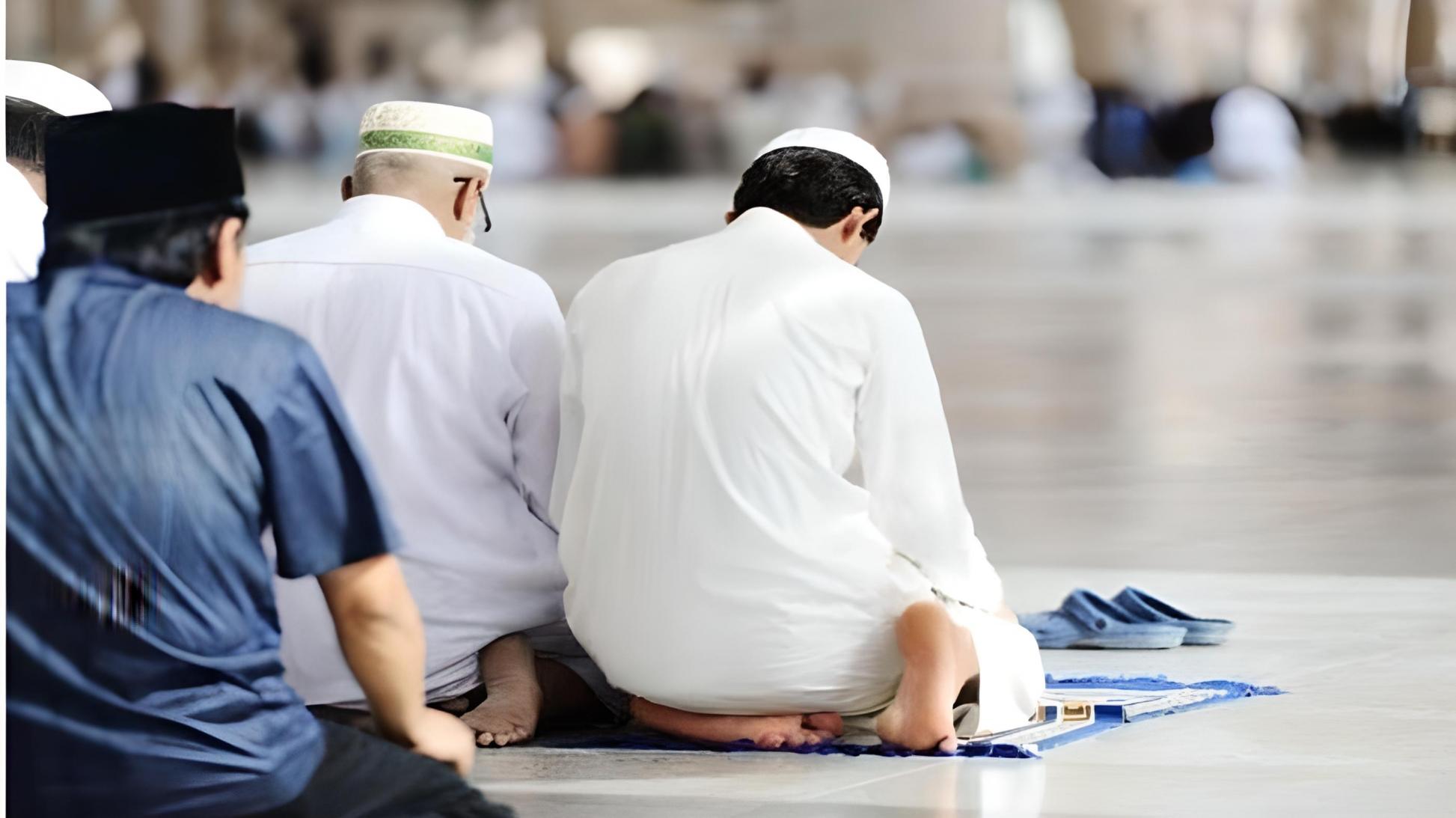 Shalat Maghrib: Tata Cara Dan Bacaan Niat Sholat