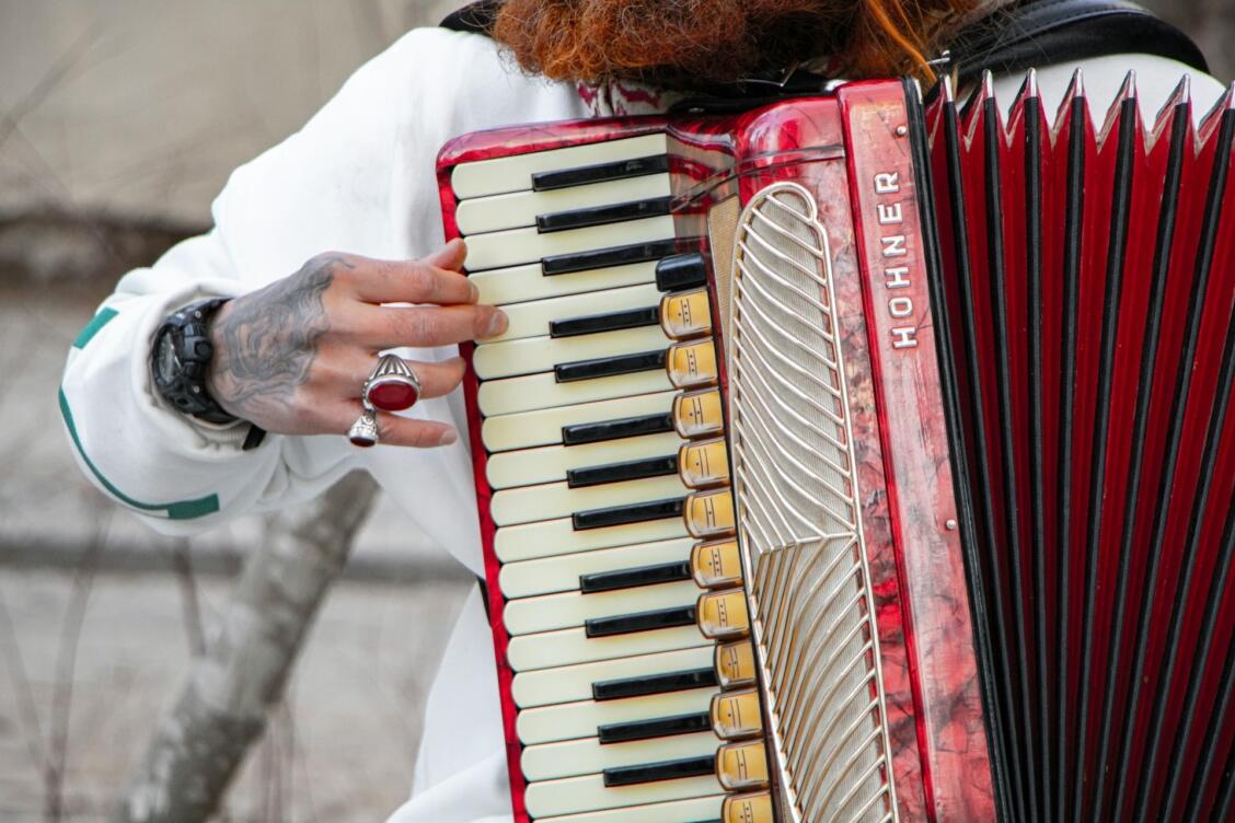 Irish Traditional Instruments: A Guide to Irish Musical Instruments