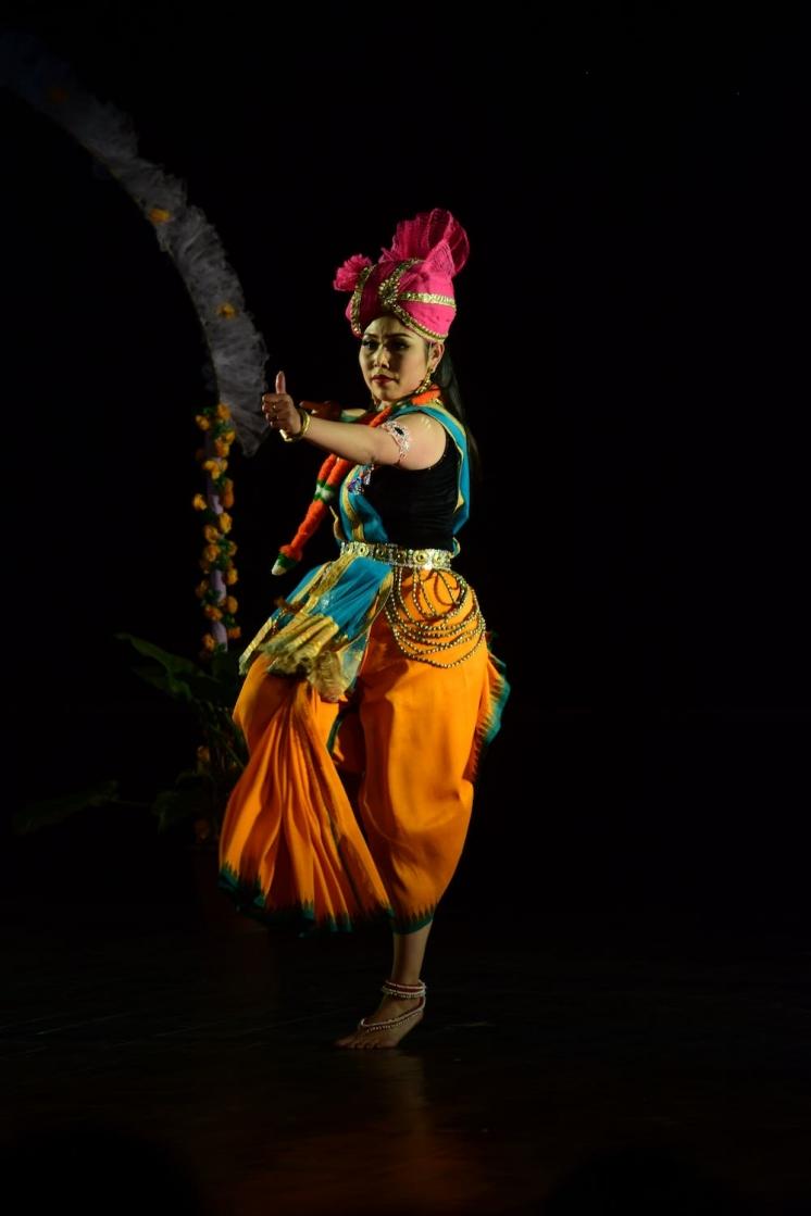 Manipuri Dance: Form, Costume & Famous Dancers