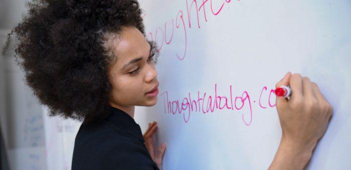 ¿Cuál es la diferencia entre Miss y Mrs: Usos Mr, Mrs, Miss y Ms?