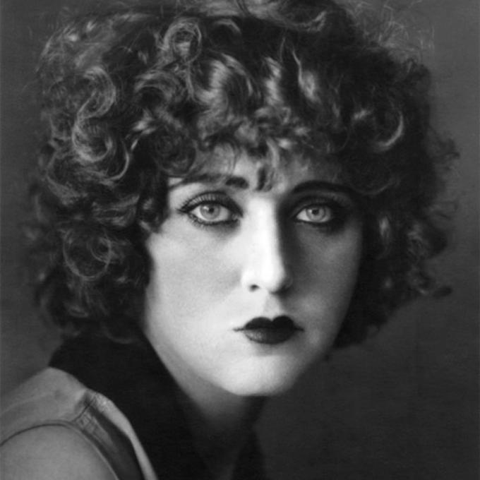 Vida y obra de María del Carmen Mondragón (Nahui Olin)