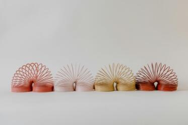 Hoe Ontstaan Golven: Van Trilling tot Beweging