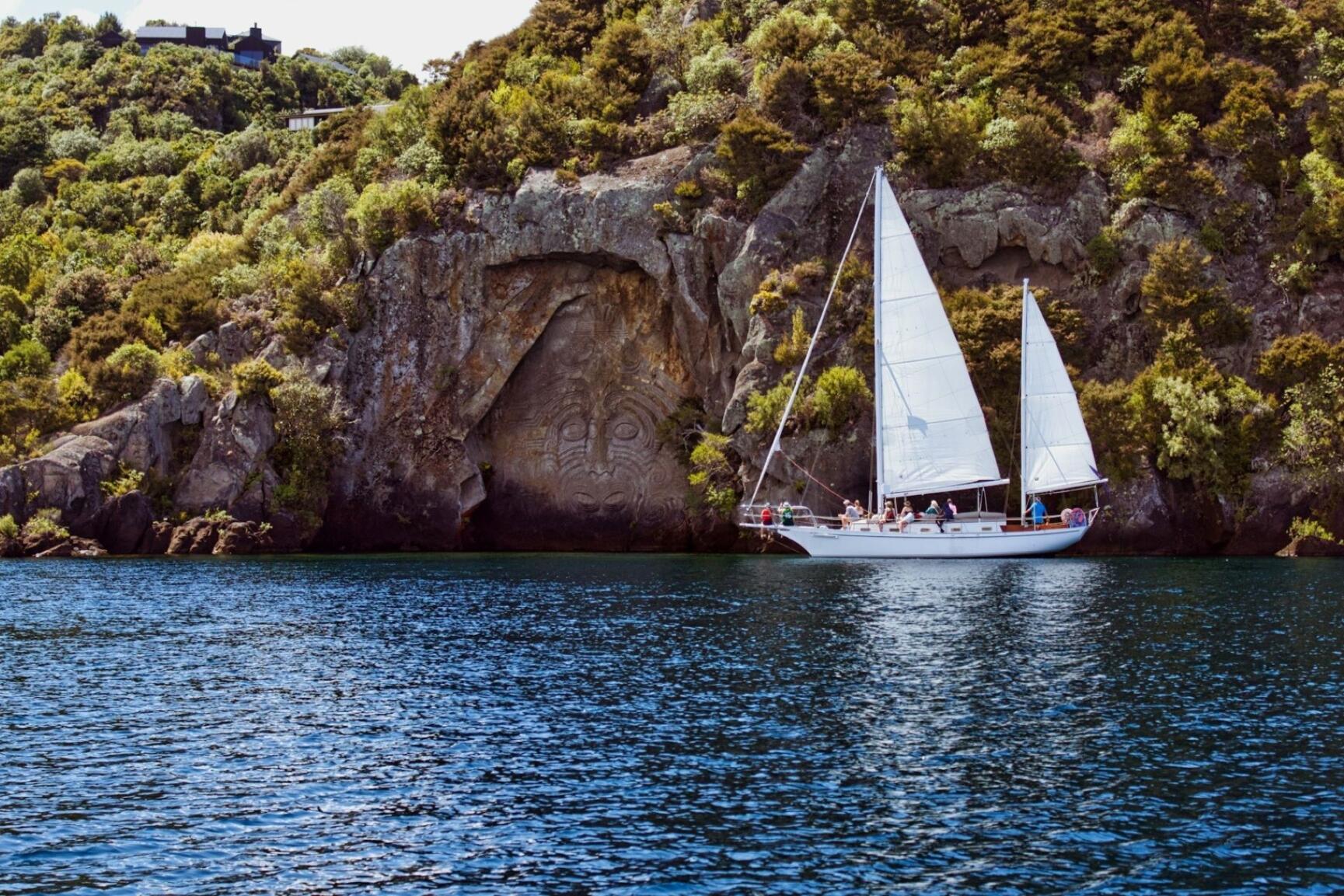 Māori Culture: Traditions, Symbols, Myths and Meaning
