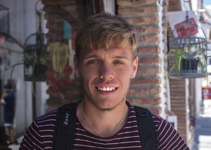 GCSE Poem Analysis: Seamus Heaney's "Follower"