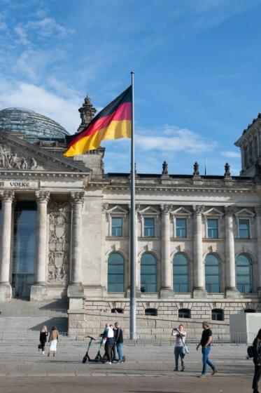 A Guide to West Germanic Languages