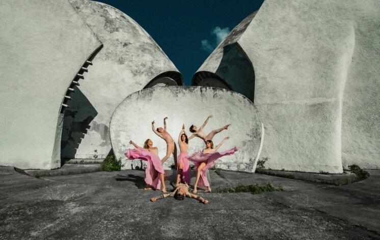 What Are the Elements of Contemporary Dance?