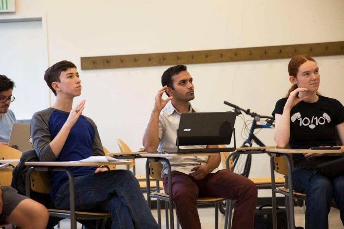 What are the Elements of sign language?