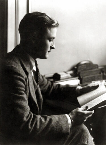 The Great Gatsby Summary: Key Themes & Character Insights