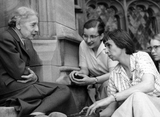 Female Physicists: 15 Trailblazers Who Transformed Physics
